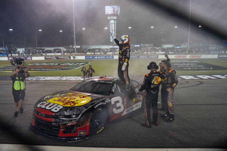 Dillon does it the ‘right way’ to steal a playoff spot – The Wave ...